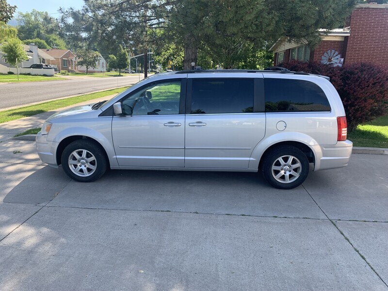 2008 Chrysler Town and Country Touring $3,500 in Logan, UT | KSL Cars