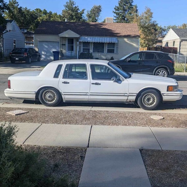 1994 Lincoln Town Car Executive 220 in Salt Lake City, UT | KSL Cars
