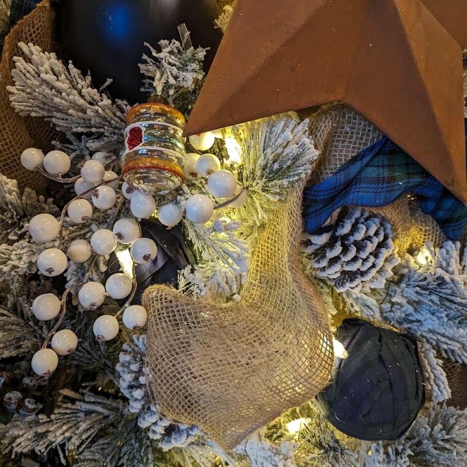 Christmas Tree | Furniture | ksl.com