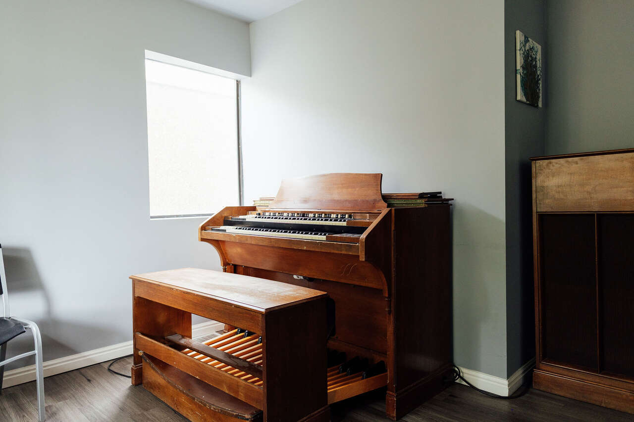 Music Studio-Teaching/Practice Space, Rec./Prod. | Guitars | KSL ...