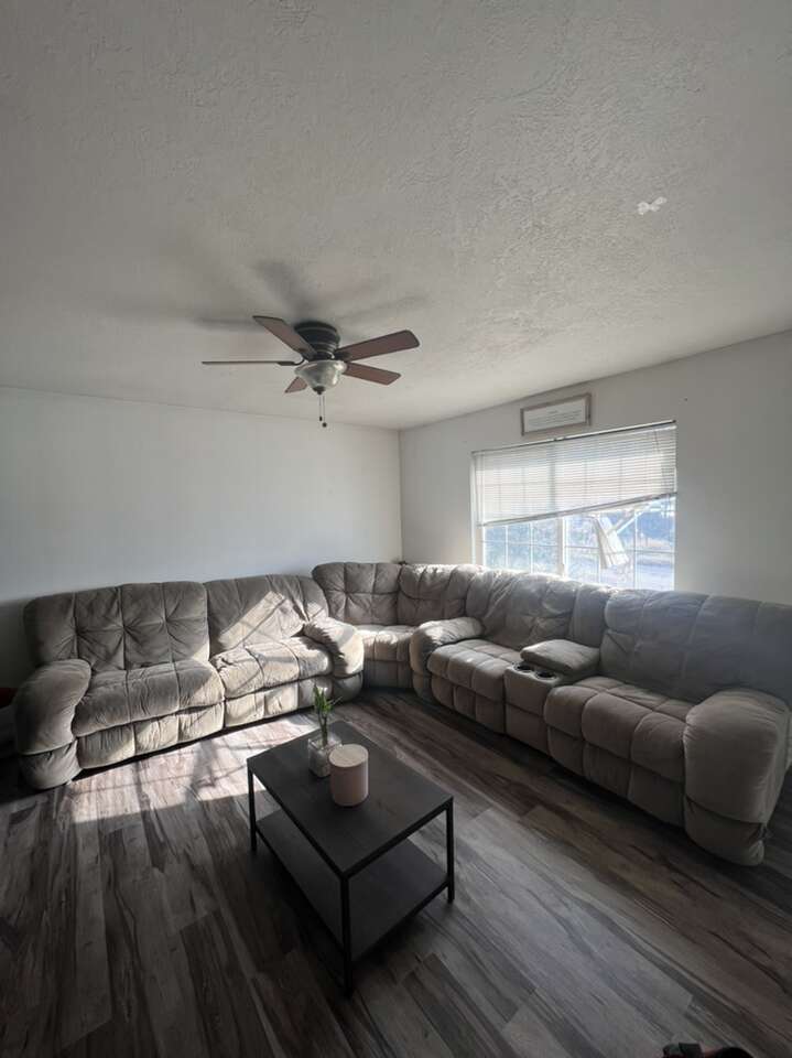 RC Willey Sectional | Furniture | ksl.com