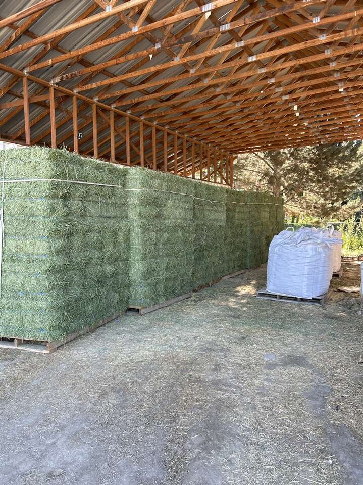 2 String Alfalfa Hay | Livestock | ksl.com