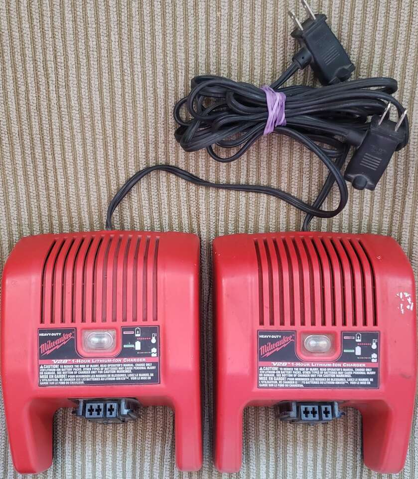 Milwaukee V28 Lithium 1 hour charger | Industrial | ksl.com