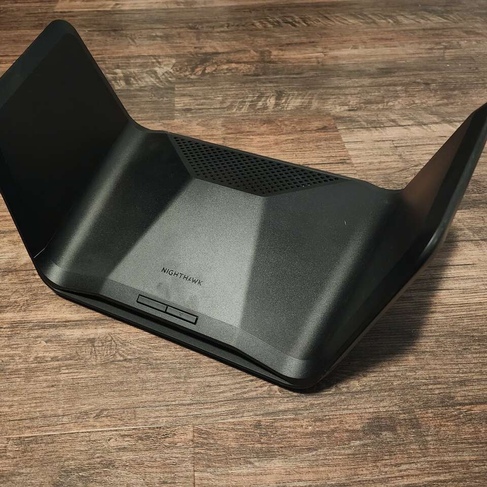 Netgear NIGHTHAWK RAXE7300 gaming rou… | Computers | ksl.com