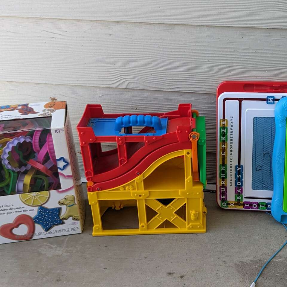 Free toys/cookie cutters | FREE | ksl.com