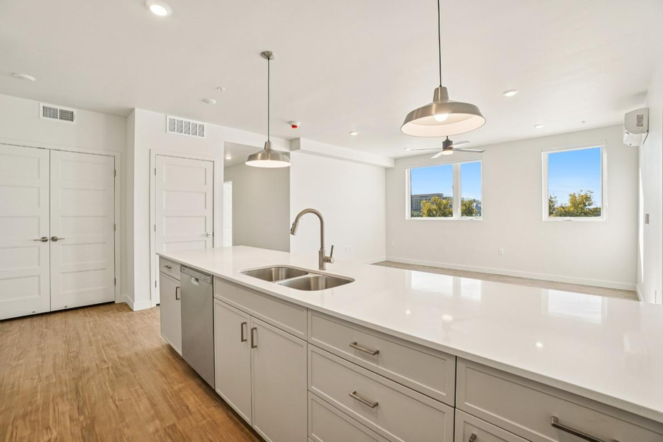 Apartment For Rent at 535 W 300 N, Salt Lake City, UT 84116 | KSL.com