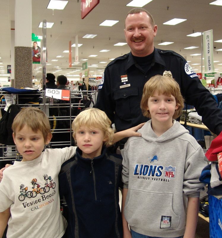 Police department, family rallies around officer with cancer | KSL.com