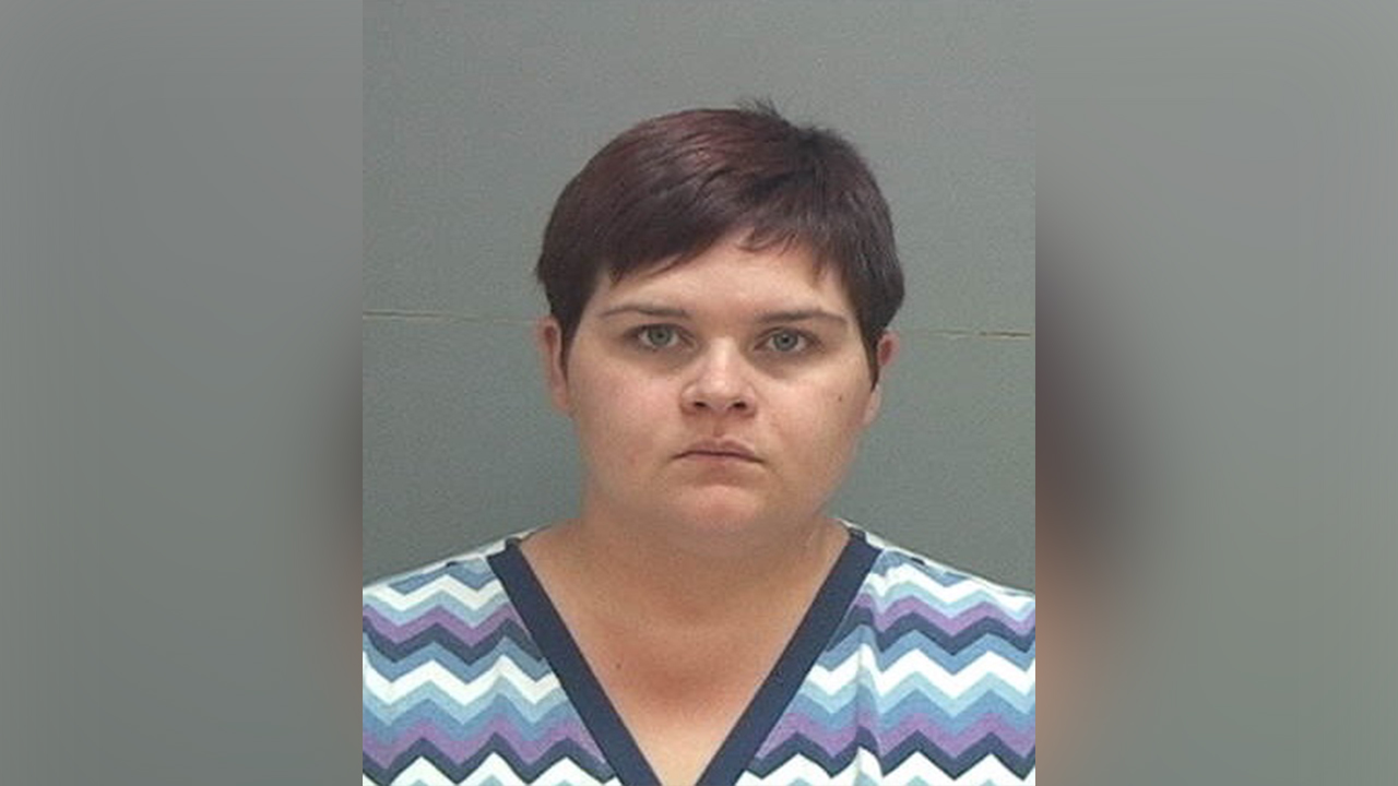 Former Jail Contractor Charged With Having Sex With Inmates