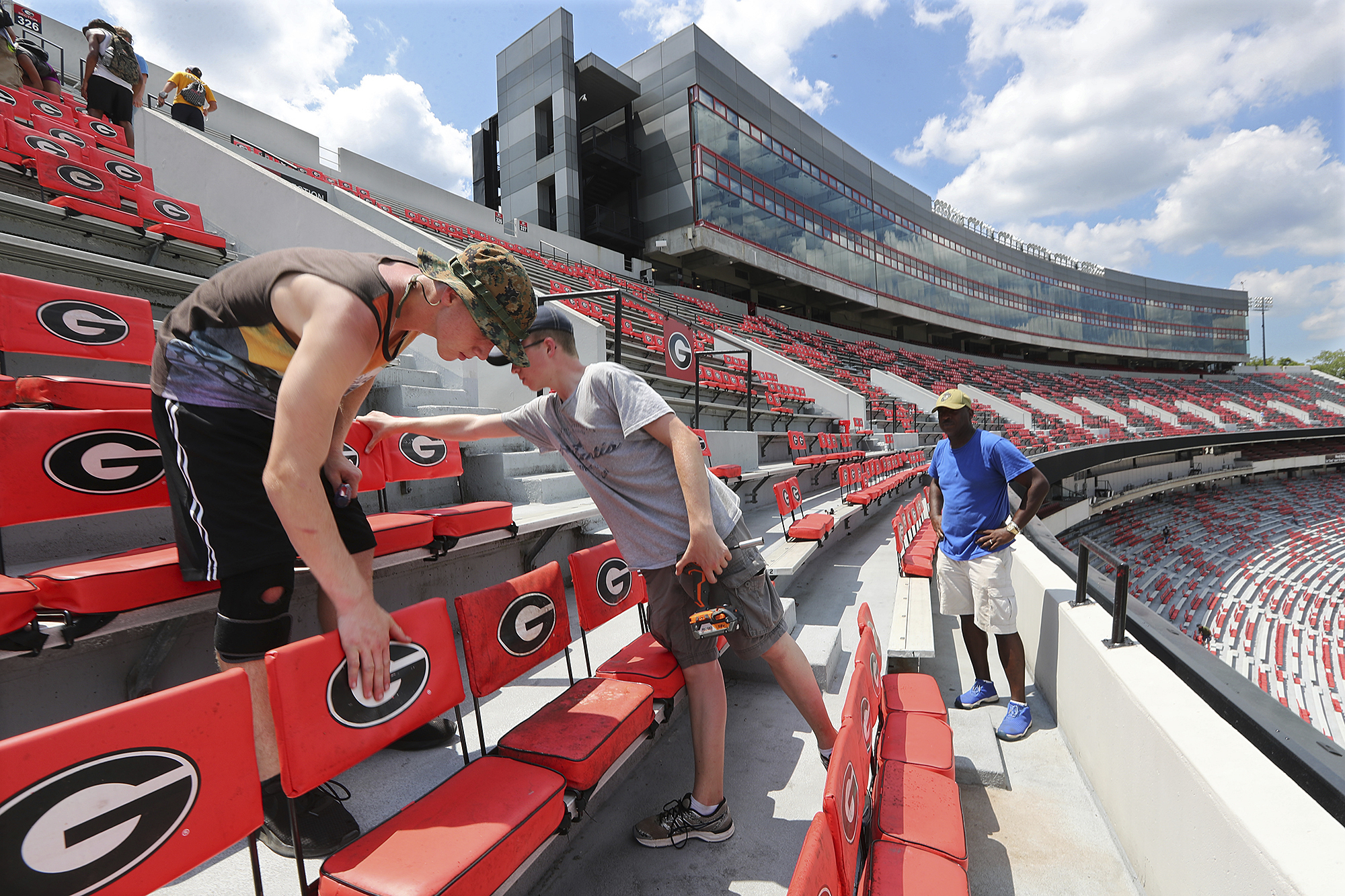 Baseball fans flock to minor league stadiums to see eclipse | KSL.com