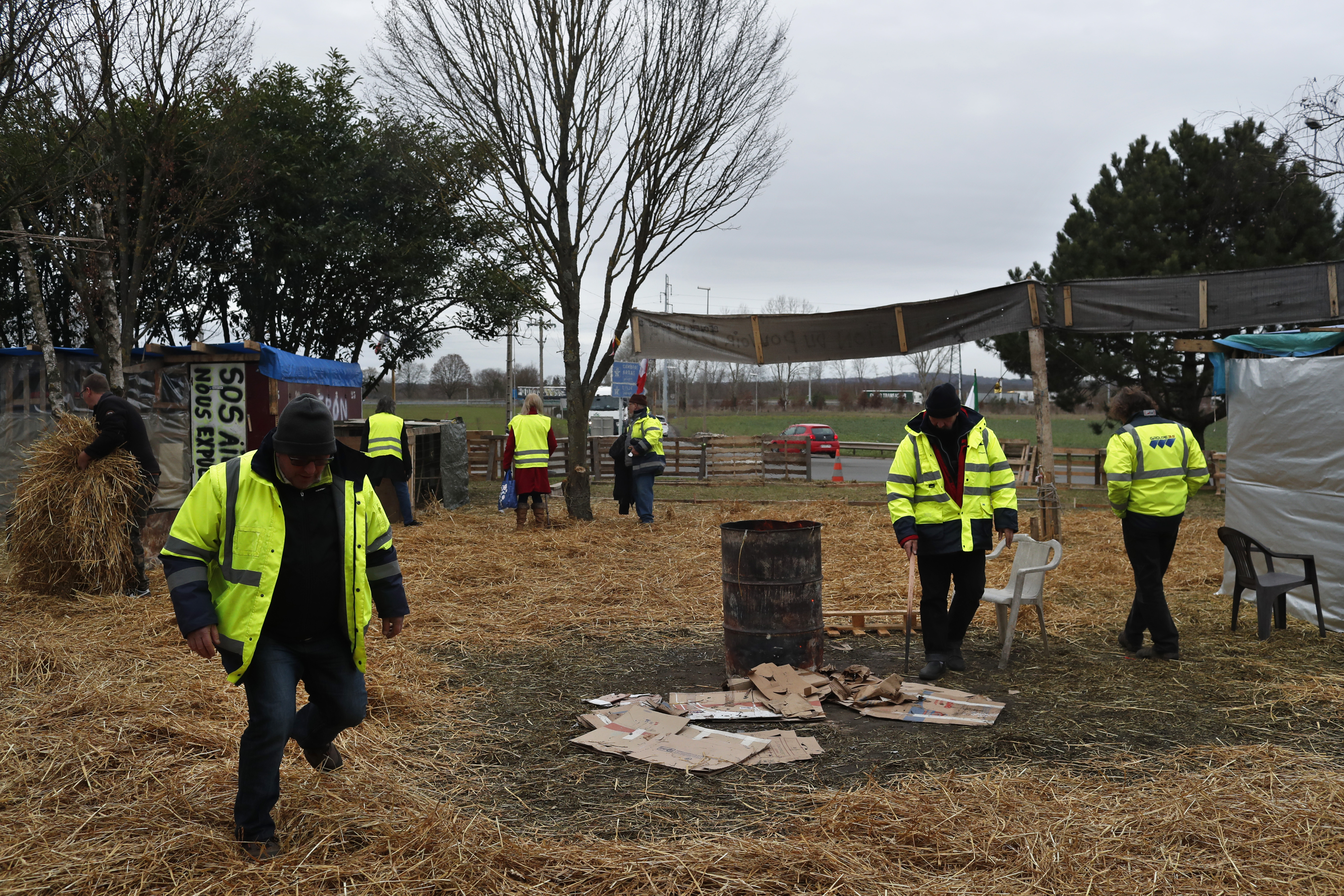 French yellow vest protests hit 9th week, clash with police | KSL.com