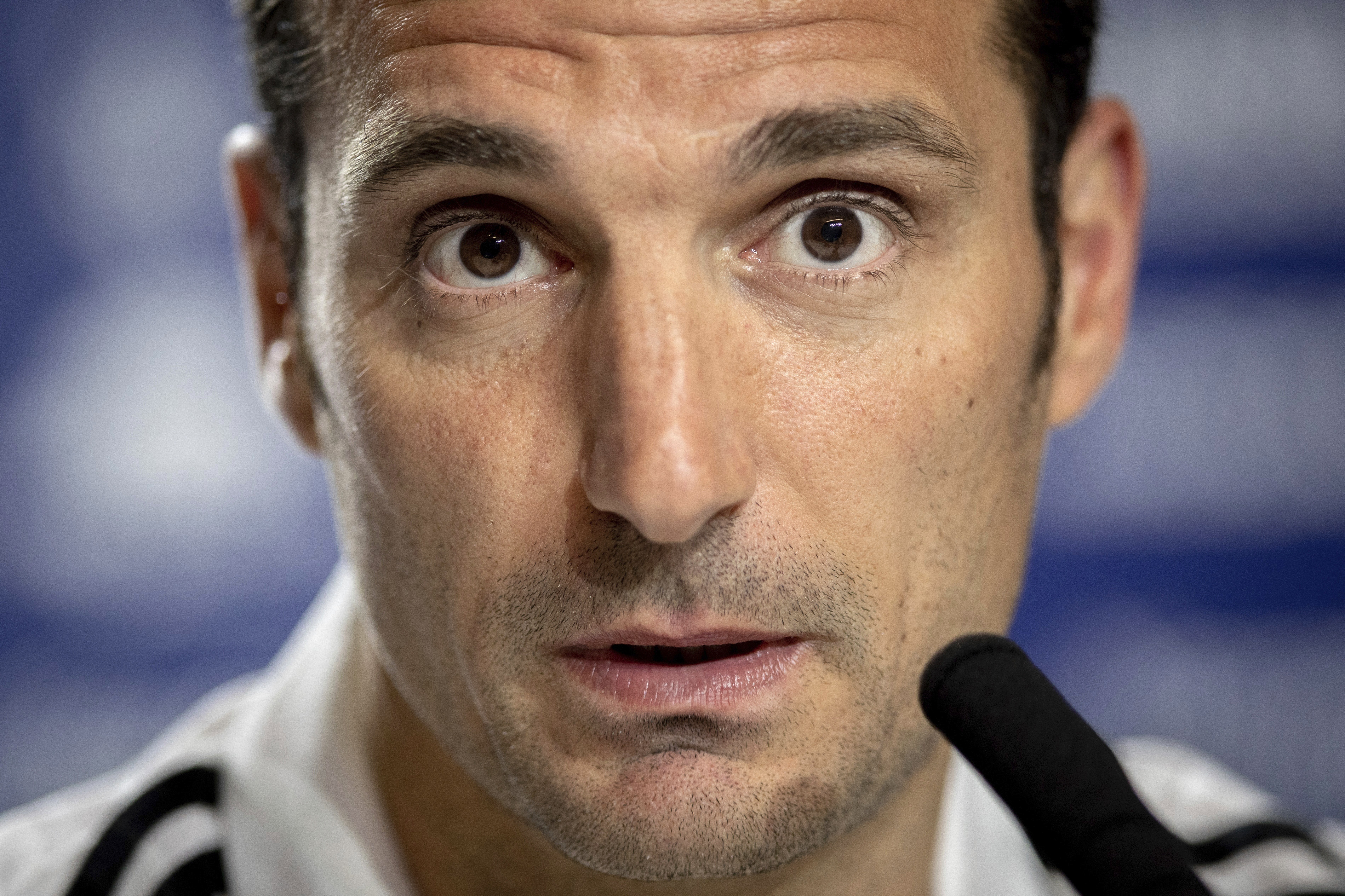 Argentina coach Scaloni injured in bike accident in Spain | KSL.com