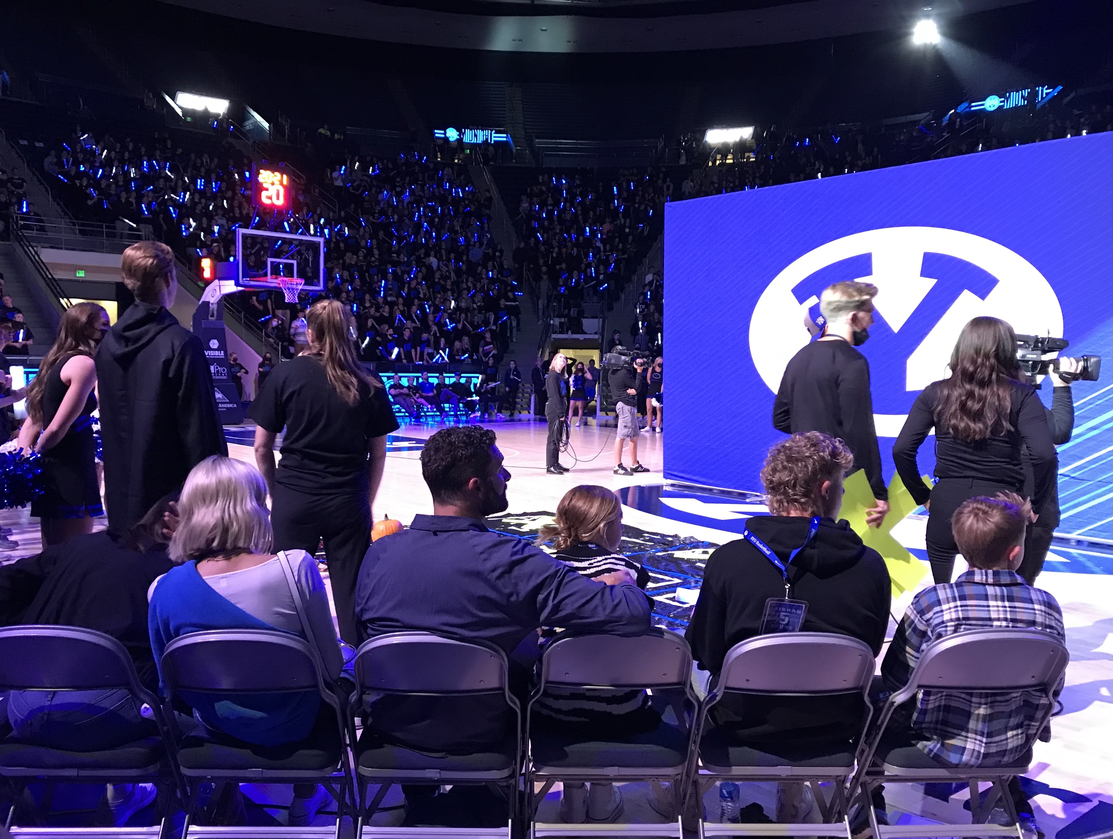 BYU basketball showcases 'Madness' to fans, 4-star recruit with late ...