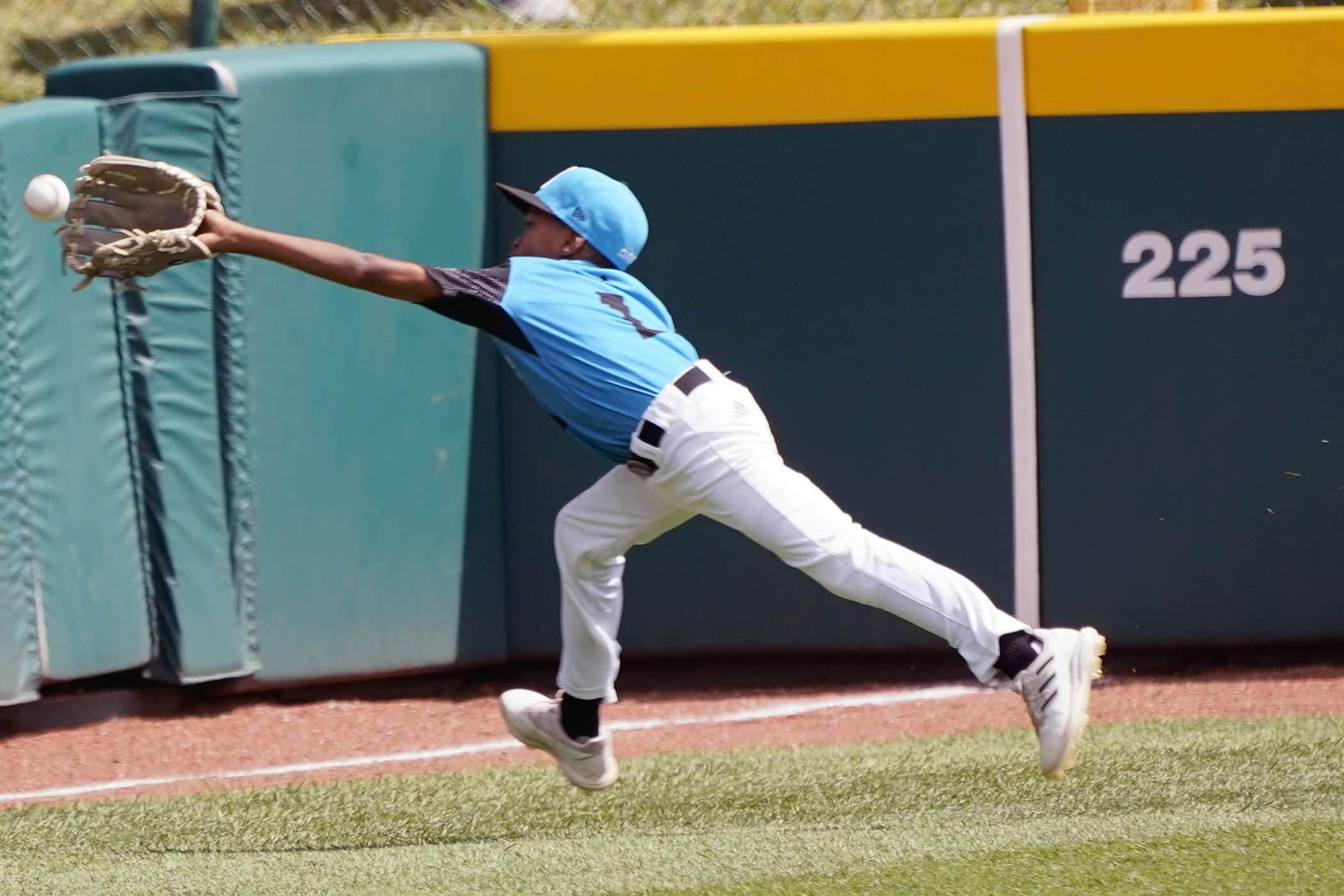 Curacao shuts out Taiwan 1-0 to move to LLWS championship | KSL.com