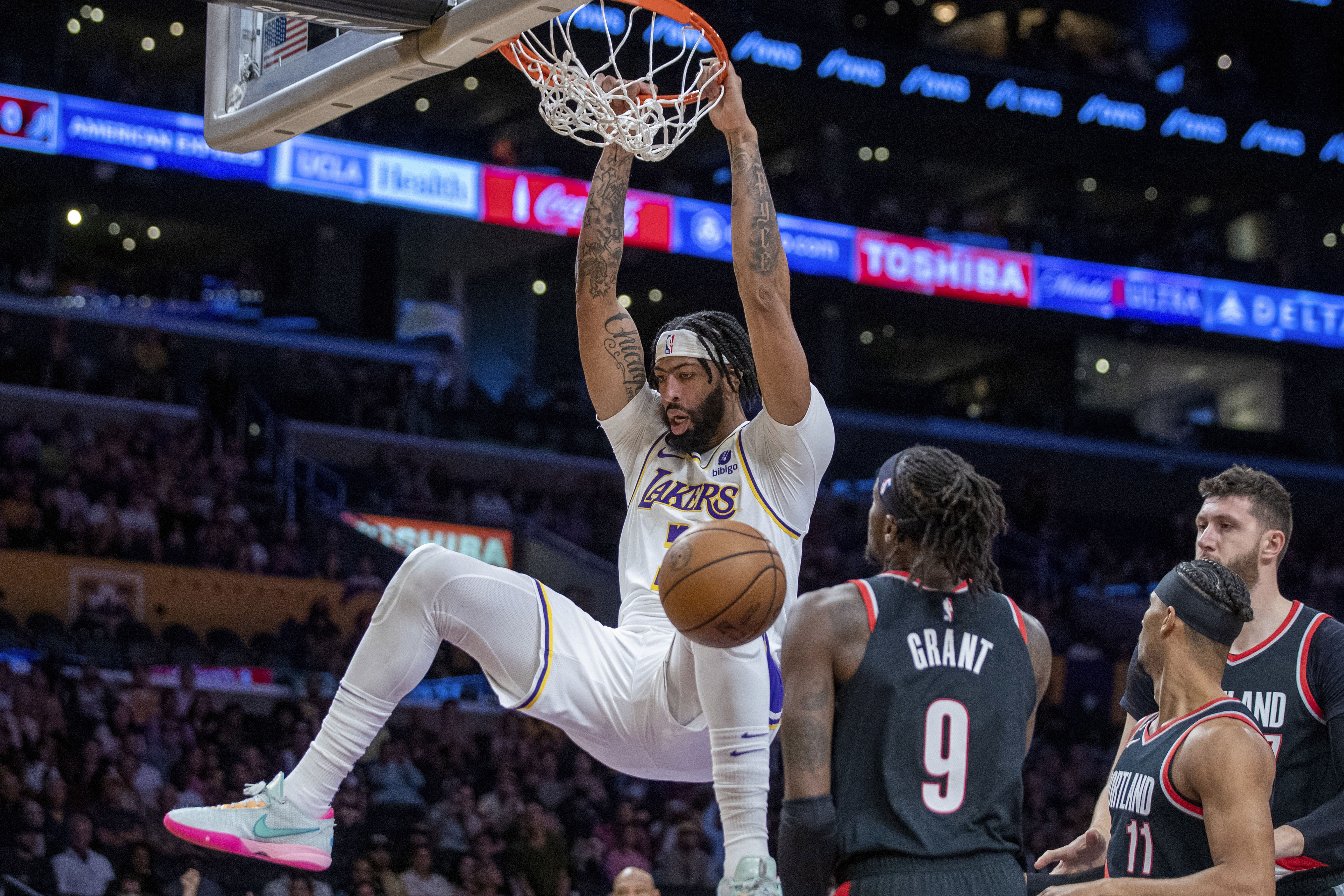Lakers rule out Anthony Davis with low back tightness | KSL.com
