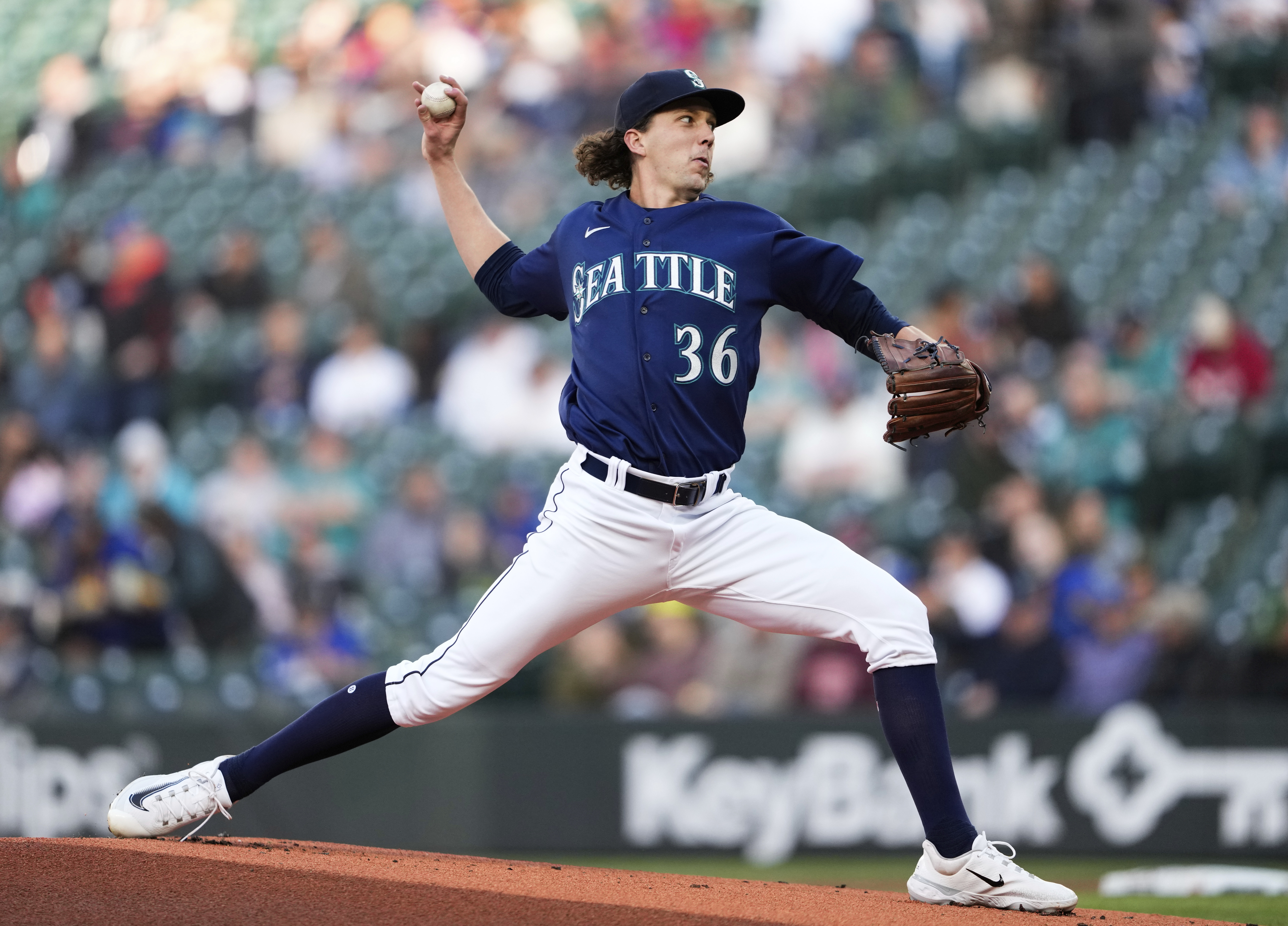 Seattle's Logan Gilbert loses perfect game in 7th vs Rangers | KSL.com