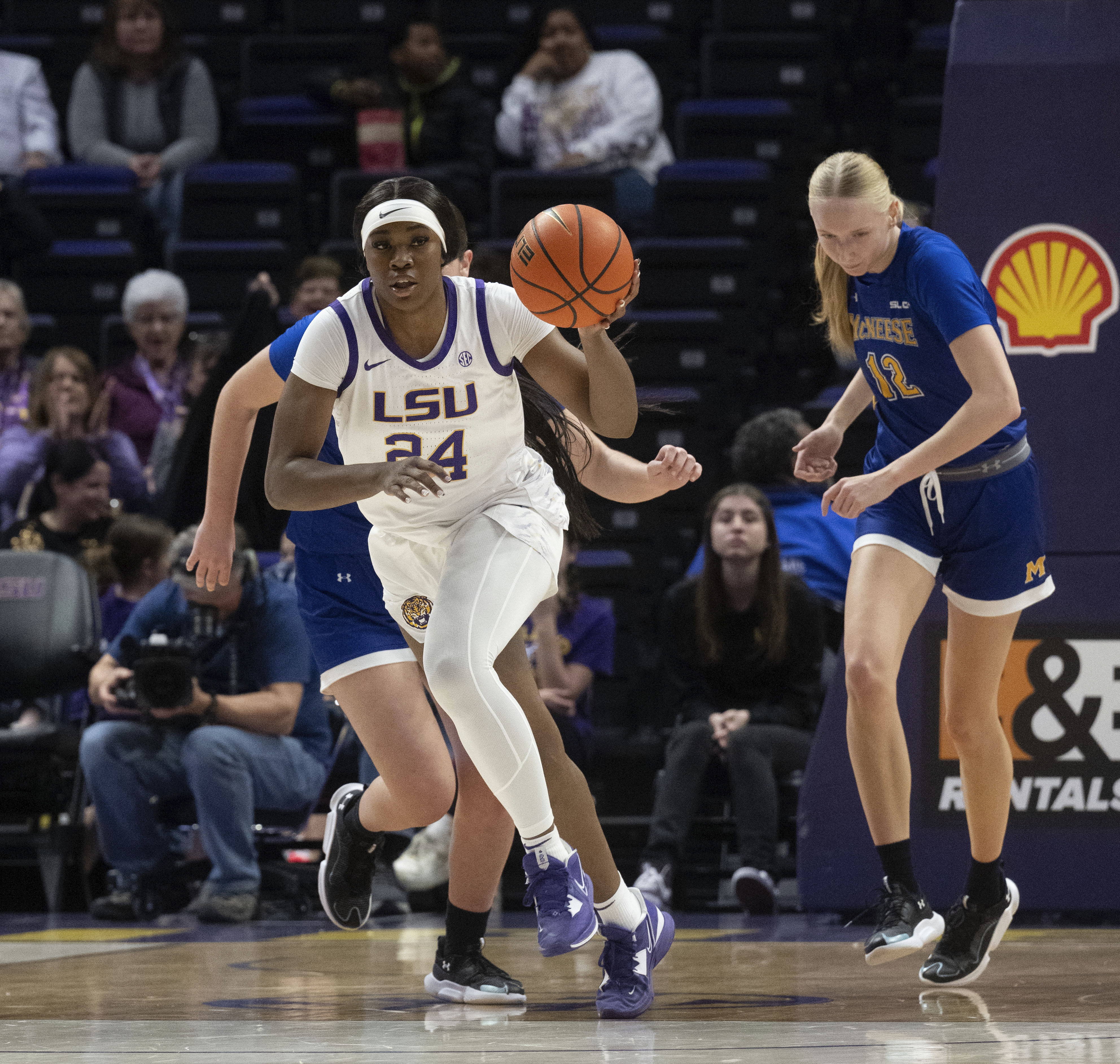 No. 7 LSU sets school records for points, margin of victory in 133-44 ...