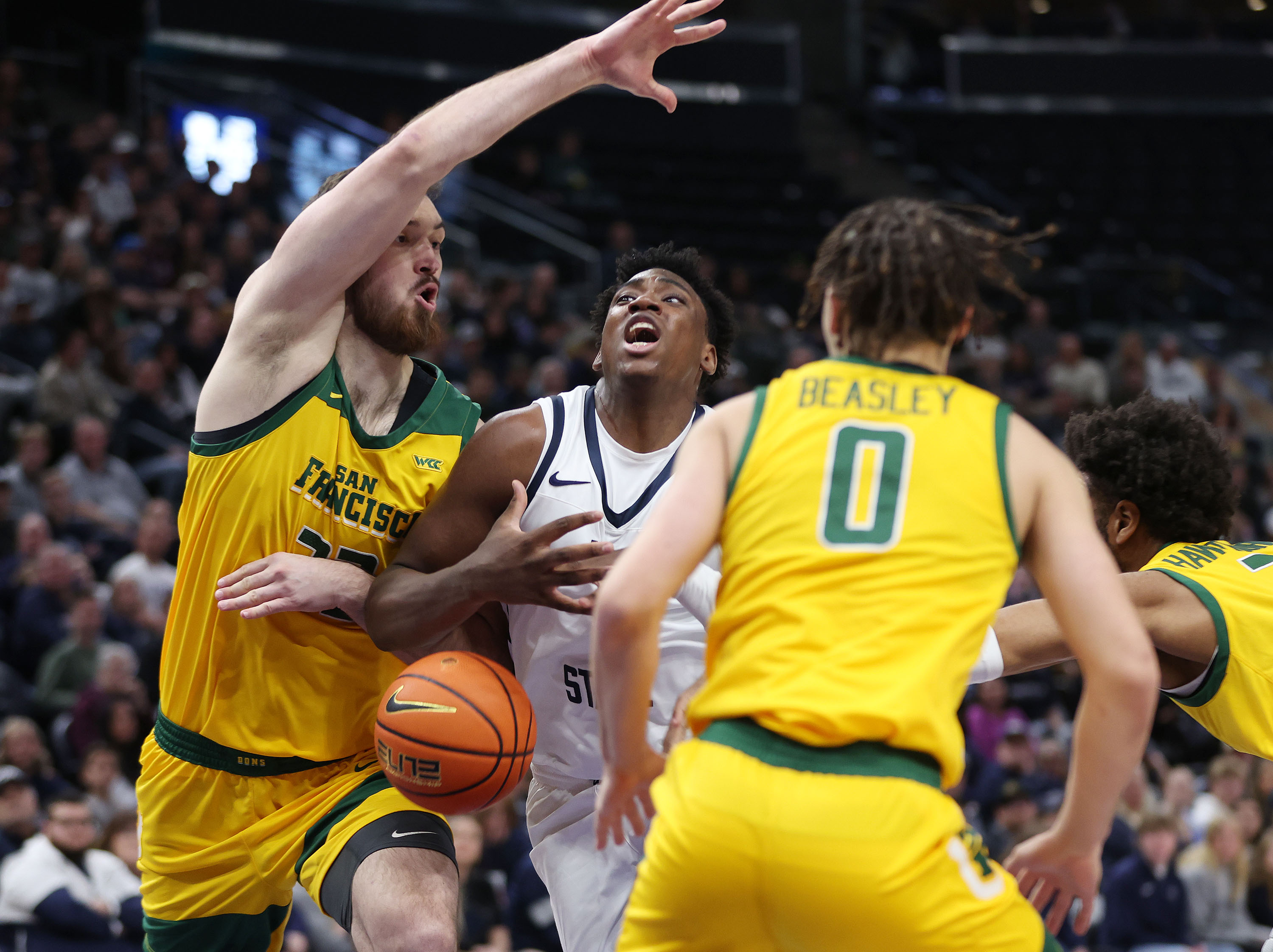 Aggies beat San Francisco 54-53 in final seconds for 10th straight win ...