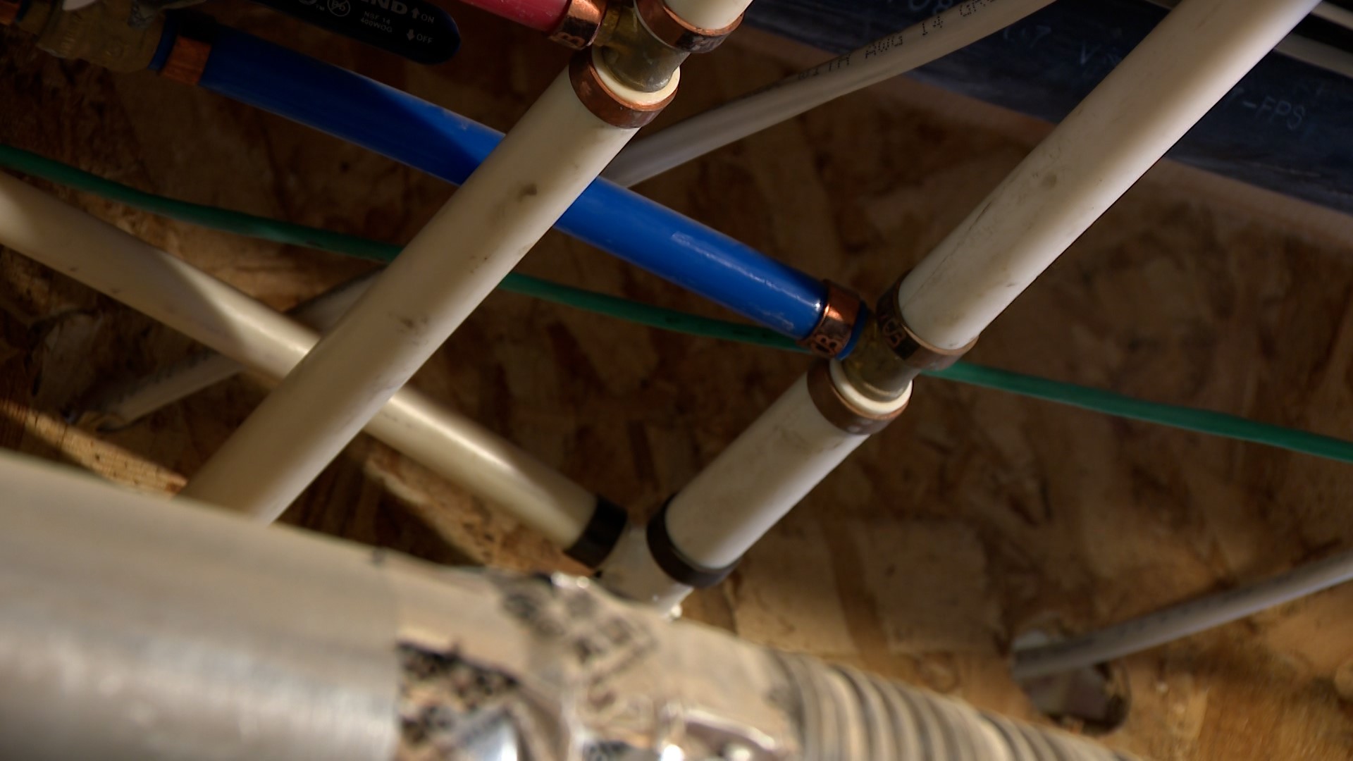 Tips to avoid having pipes freeze and create a bigger problem | KSL.com