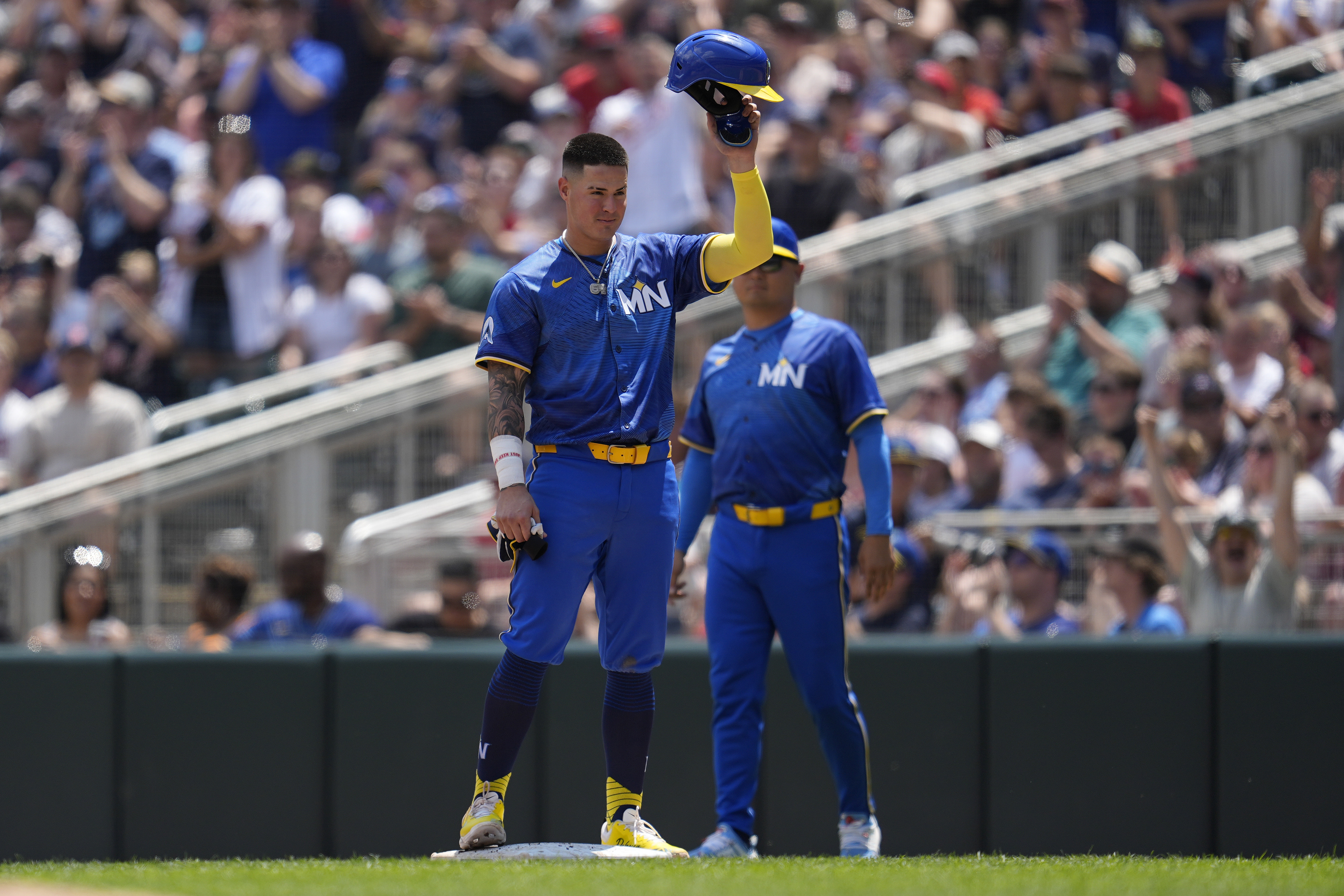 Jose Miranda ties MLB record with hits in 12 straight at-bats as Twins ...