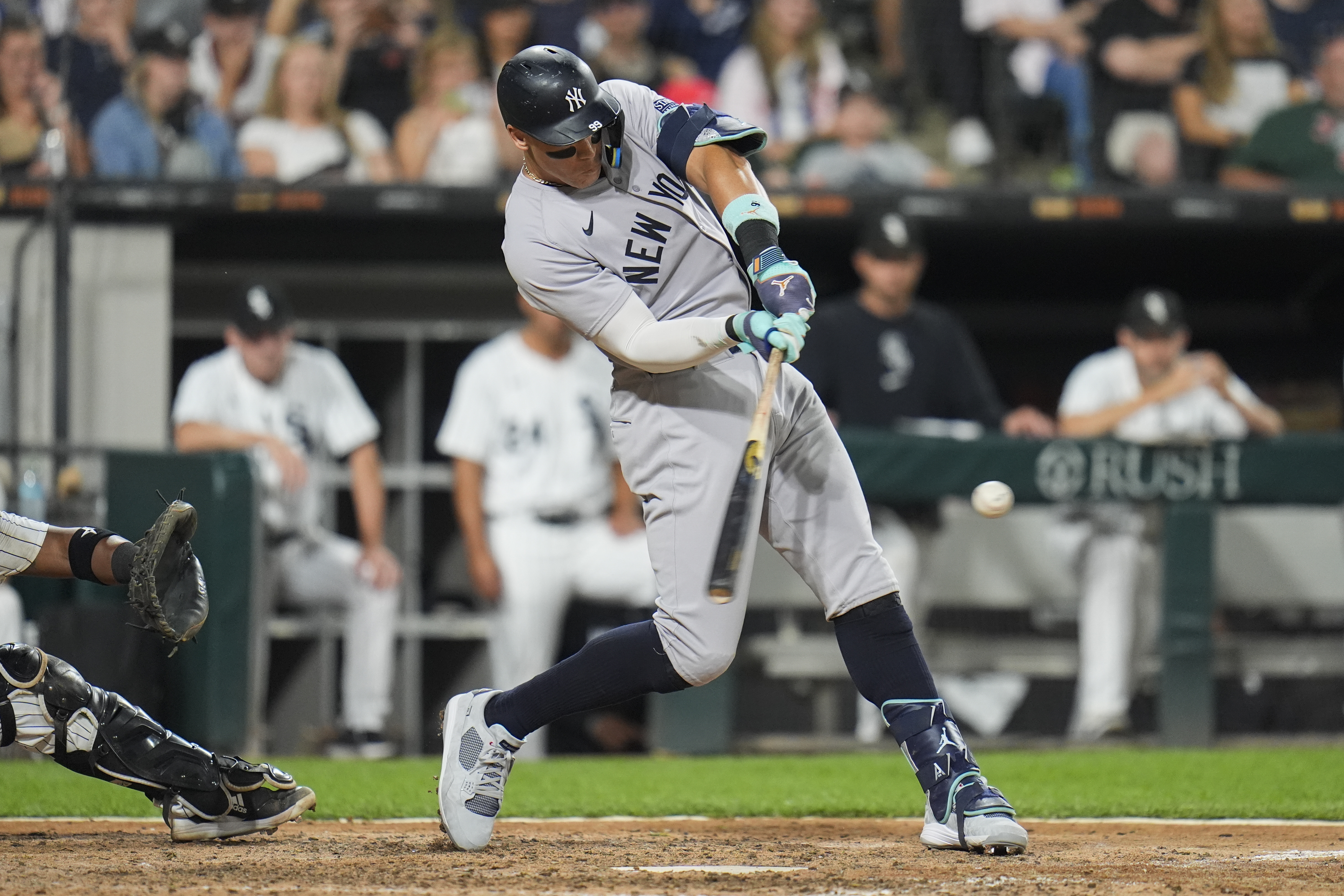 Yankees' Aaron Judge becomes fastest to 300 homers, reaching in 955 ...