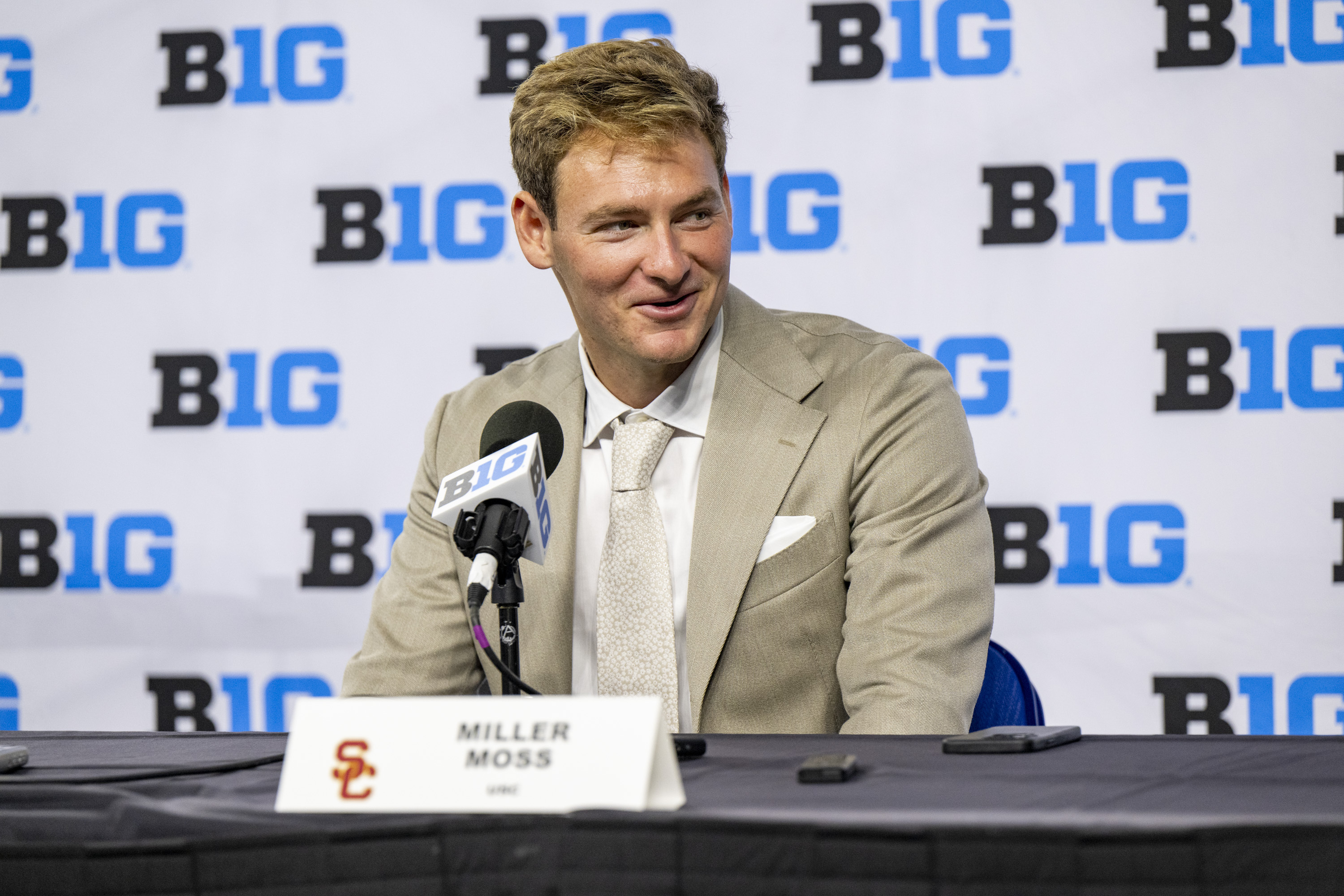 Miller Moss wins starting QB job at No. 23 USC, tasked with succeeding ...